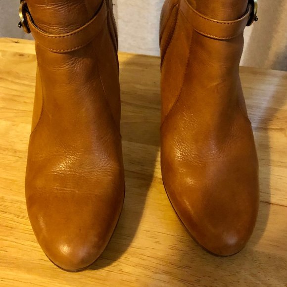 Banana Republic | Shoes | Banana Republic Camel Leather Ankle Booties ...